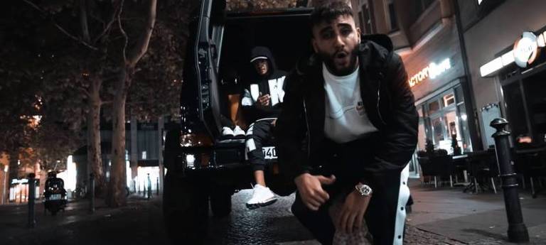 Samra & Capital Bra Huracan OUTFIT: Nike Anzug, Louis Vuitton, Gucci...