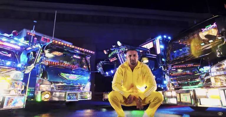 SSIO Hash Hash OUTFIT: Trainingsanzug, Jacke, Schuhe, Kette, Rolex...