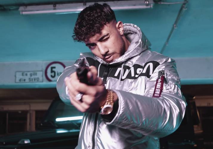 Fero47 47 OUTFIT: Nasa Jacke, Rolex Ring Alternative, Air Max, T-Shirt...