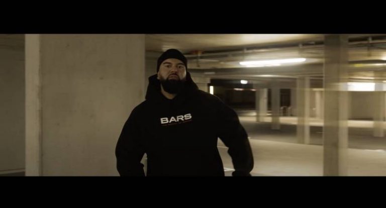 Animus Bars Style Check - alle Rapper Outfits mit Shop Links