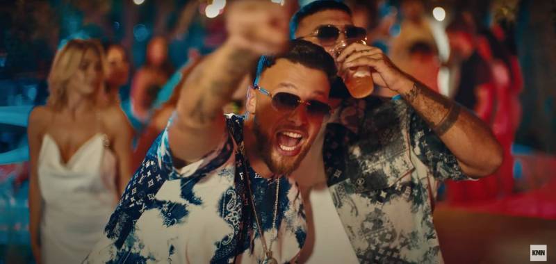 Azet Zuna Karrussel Outfits: Wo gibt es die KMN Outfits? Alle Shop Links