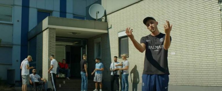 Musso - Verändert Outfit: PSG Trainigsanzug, Gucci Cap, LV Gürtel