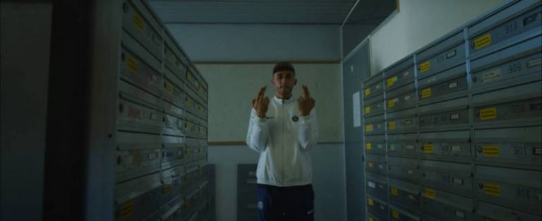 Musso - Verändert Outfit: PSG Trainigsanzug, Gucci Cap, LV Gürtel