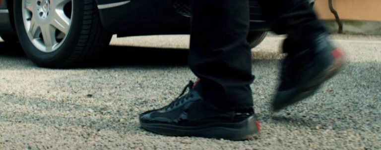 Azet TP Outfits: Schuhe, Prada Sonnenbrille, Gucci Jacke und weitere