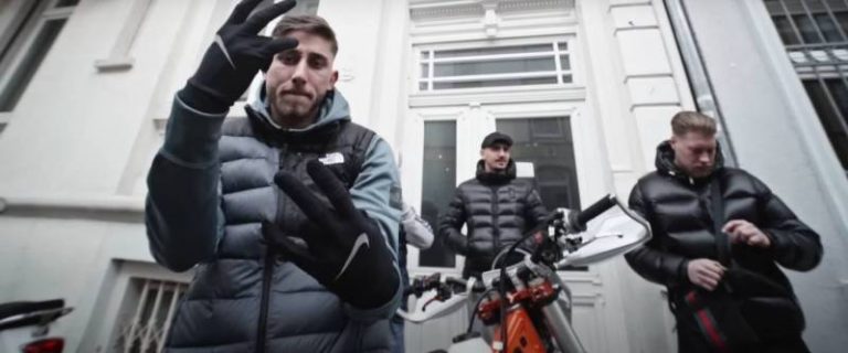 Musso Niemand Da Outfits: Moose Knuckels Jacke, Nike Dunks, Jordan 1