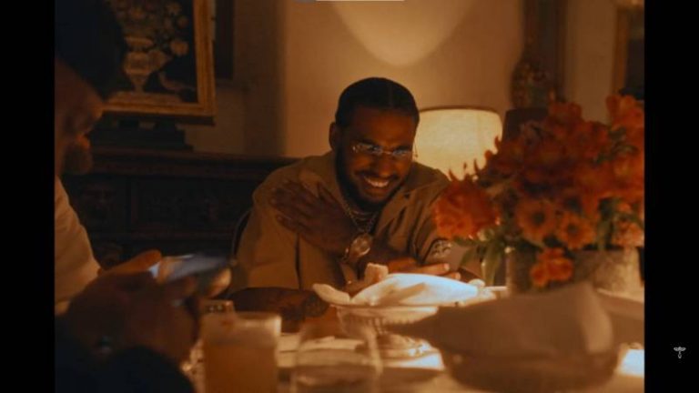 Reezy Shoot Outfits im Style Check: Adidas Supercourt, Trainingsanzug,...